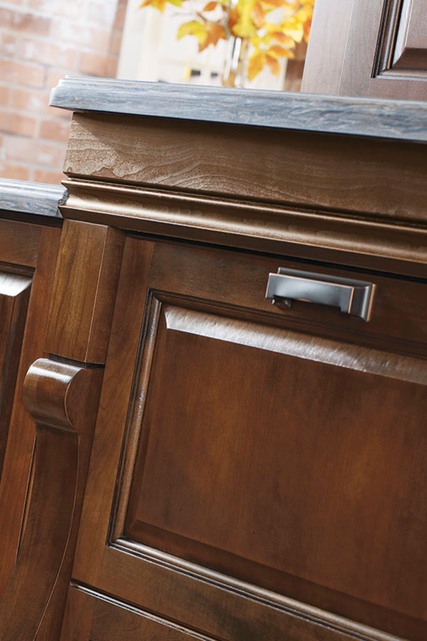 Shaker Baseboard Moulding - Diamond Cabinetry